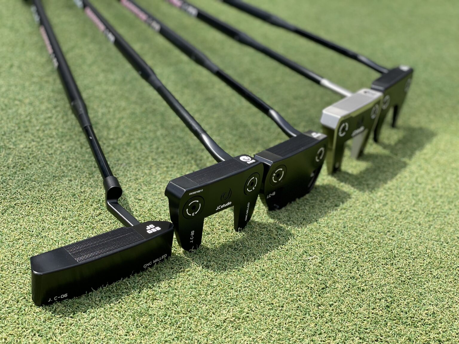 J.C studioのGSSパターを試打レビュー！GSSパターの特徴やスコッティキャメロンとの比較も